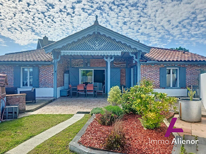 Maison à vendre - Sainte-Eulalie-en-Born - 5 pièces - 3 chambres