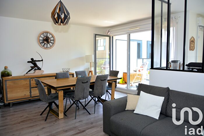 Noisy-le-Grand, Centre-ville : Appartement 3 pièces à vendre