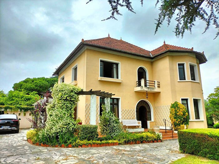 Maison à vendre - Saramon - 8 pièces - 6 chambres