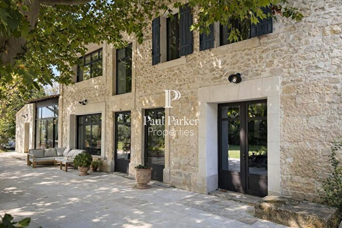 Maison 8 pièces à Saint-Rémy-de-Provence, à vendre