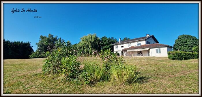 Maison à vendre - Bâgé-le-Châtel - 8 pièces - 5 chambres