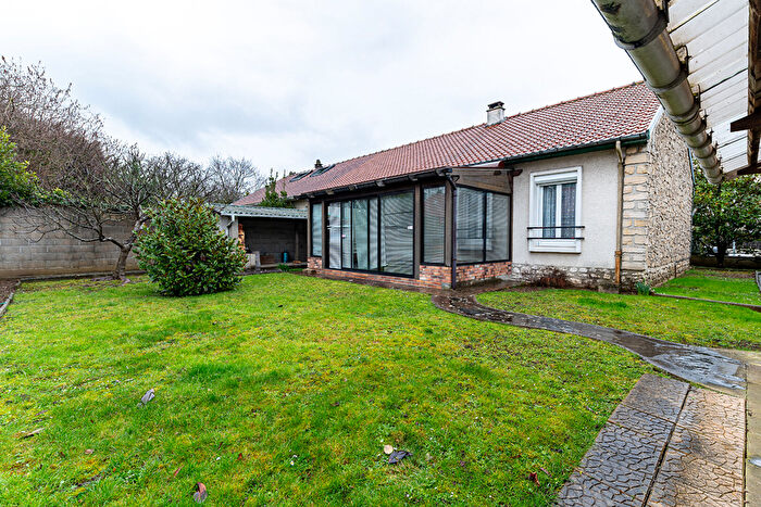 Maison à vendre - Vaires-sur-Marne - 5 pièces - 4 chambres