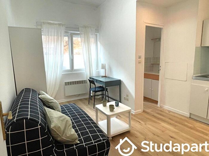 Appartement à louer - Cheminots-Acacias-Faubourg de Lille, Valenciennes - 1 pièce