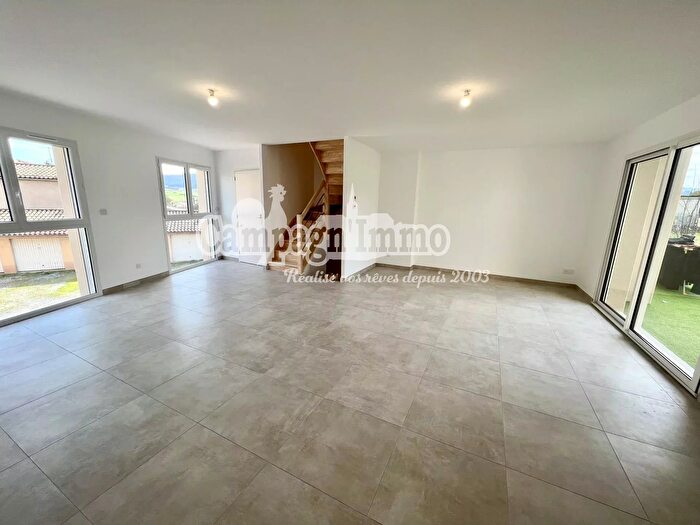 Maison 4 pièces à louer à Les Olmes