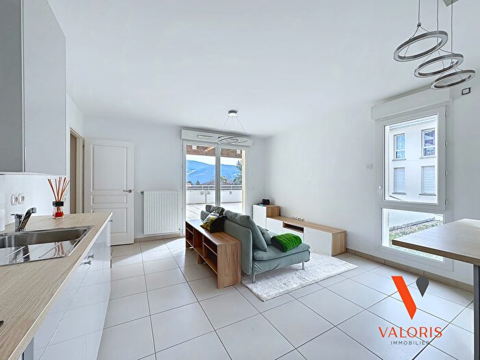 Appartement à vendre - Saint-Ismier - 3 pièces - 2 chambres