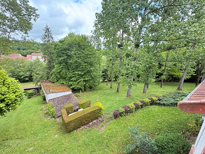 Maison à vendre - La Celle-Dunoise - 10 pièces - 4 chambres