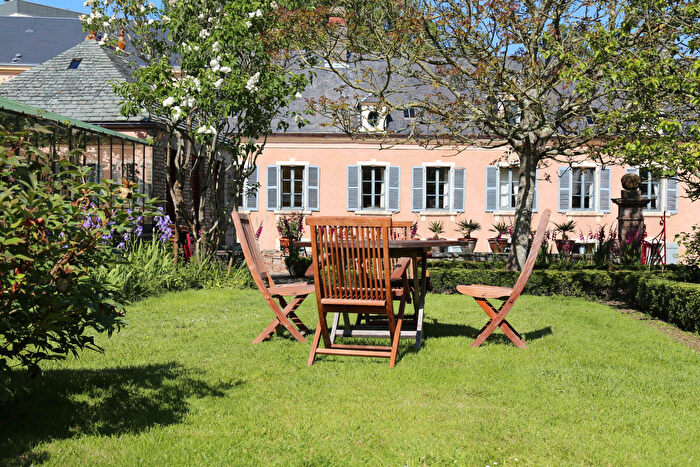 Maison à vendre - Équeurdreville-Hainneville, Centre-ville - 11 pièces - 5 chambres