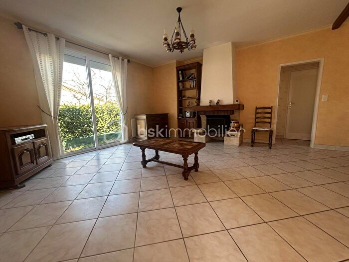 Maison à vendre - Boé - 4 pièces - 3 chambres