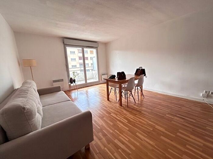 Appartement à louer - Sainte-Foy-lès-Lyon, La Plaine, Chantegrillet - 3 pièces - 2 chambres