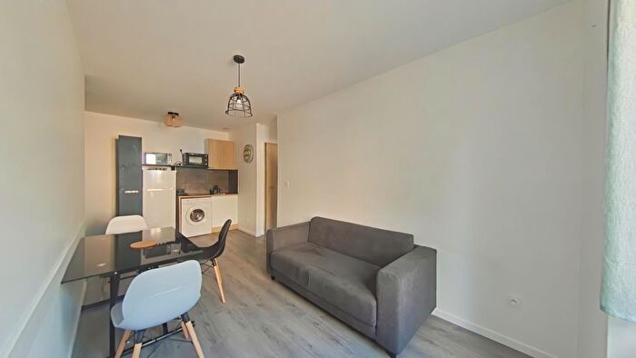 Appartement à louer - Saint-Étienne, Saint-Roch, Vivaraize, Valbenoite, Centre Deux - 1 pièce - 1 chambre