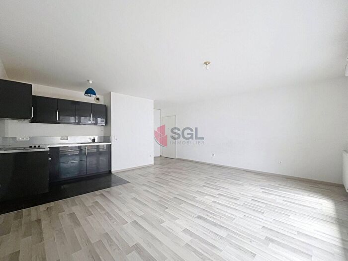 Appartement à louer - Le Point du Jour-Centre Gare, Cergy - 3 pièces - 2 chambres