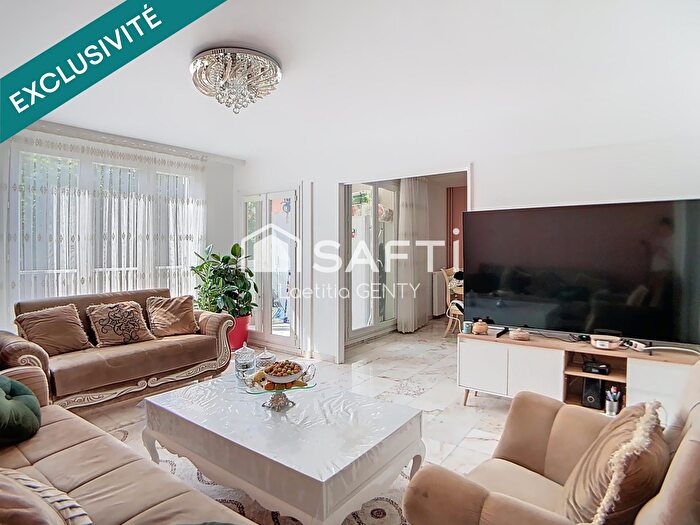 Appartement à vendre - Colombes, Henri Martin Estienne dOrves - 4 pièces - 3 chambres