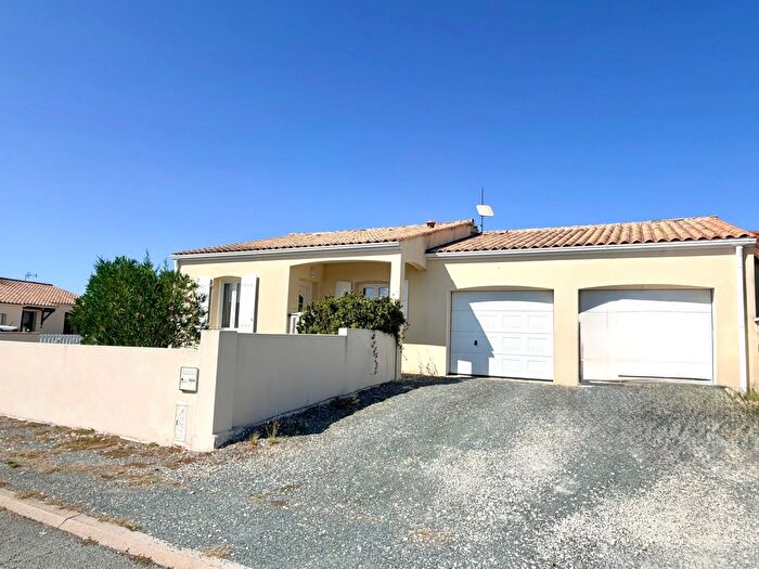 Maison 4 pièces à vendre à Saint-Savinien