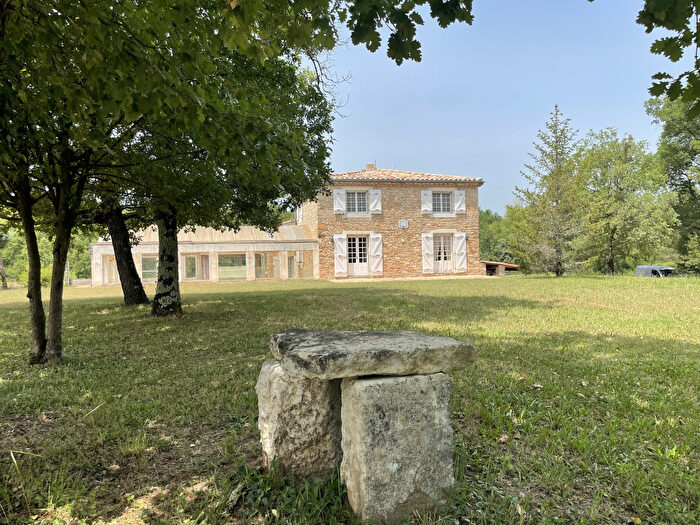 Maison à vendre - Salavas - 9 pièces - 6 chambres