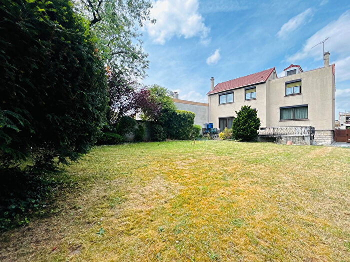 Bagnolet, Centre-ville : Maison 7 pièces à vendre
