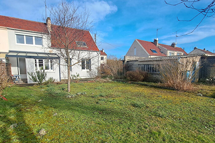 Maison à vendre - Beaumont-sur-Oise - 5 pièces - 3 chambres