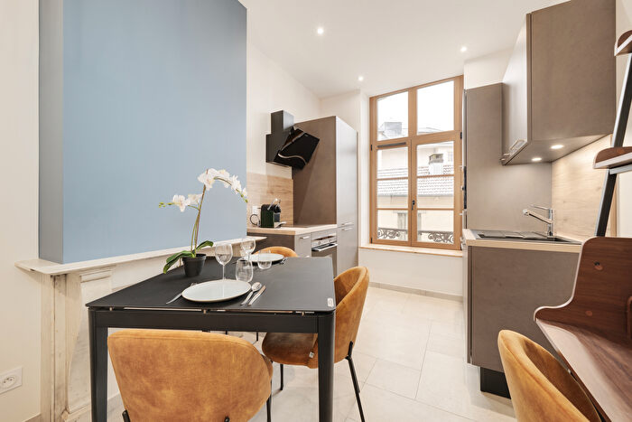 Appartement à louer - Épinal, Rive droite - 2 pièces - 1 chambre