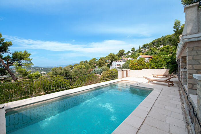 Maison à vendre - Carqueiranne - 7 pièces - 5 chambres