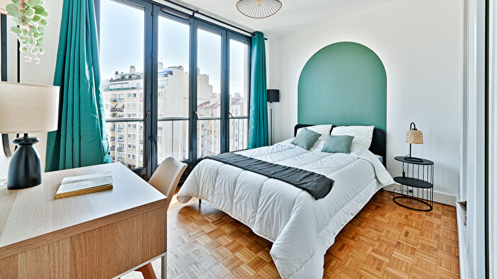 Appartement 1 pièce à Paris 15ème, Violet, Commerce, à louer