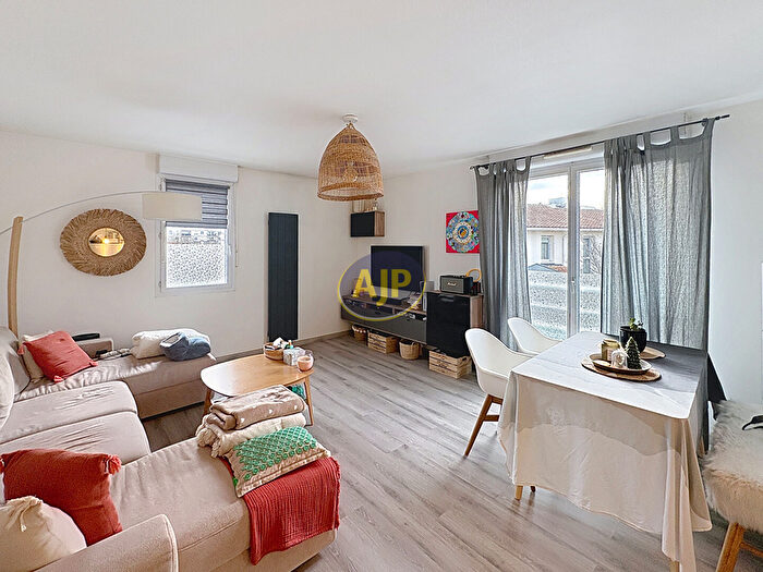 Appartement à louer - Mérignac, Capeyron - 3 pièces - 2 chambres