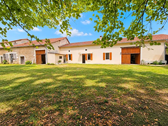 Maison 8 pièces à vendre - Petit-Bersac