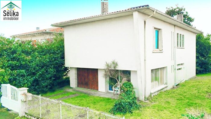 Maison à vendre - Gujan-Mestras, Centre-ville - 6 pièces - 5 chambres