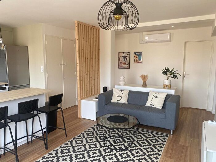 Appartement 4 pièces à louer à Nîmes, Feuchères