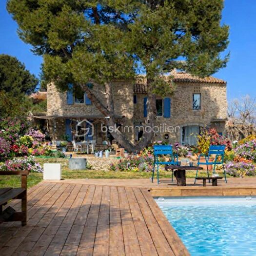 Maison à vendre - Salon-de-Provence - 6 pièces - 5 chambres