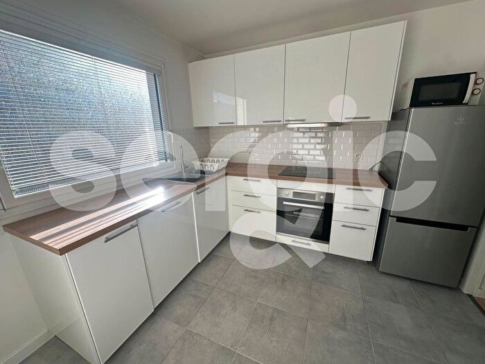 Appartement à louer - Chemin Vert-Europe, Reims - 2 pièces - 1 chambre