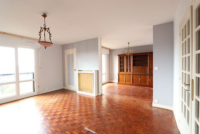 Orléans, La Croix Saint-Marceau, La Mouillère, Pré Pinson : Appartement 4 pièces à louer