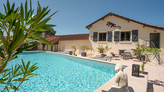 Maison 7 pièces à Sauveterre, à vendre