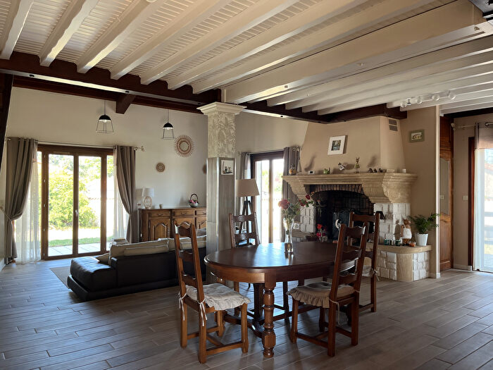Saint-Romain-de-Jalionas : Maison 5 pièces à vendre