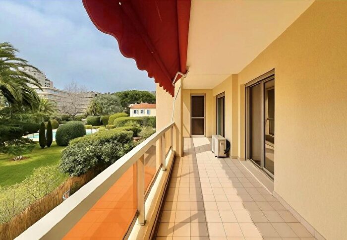Appartement 2 pièces à Nice, Madeleine, à vendre