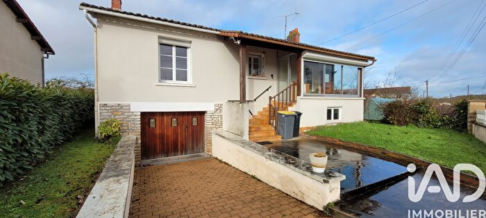 Maison à vendre - Airvault - 5 pièces - 3 chambres