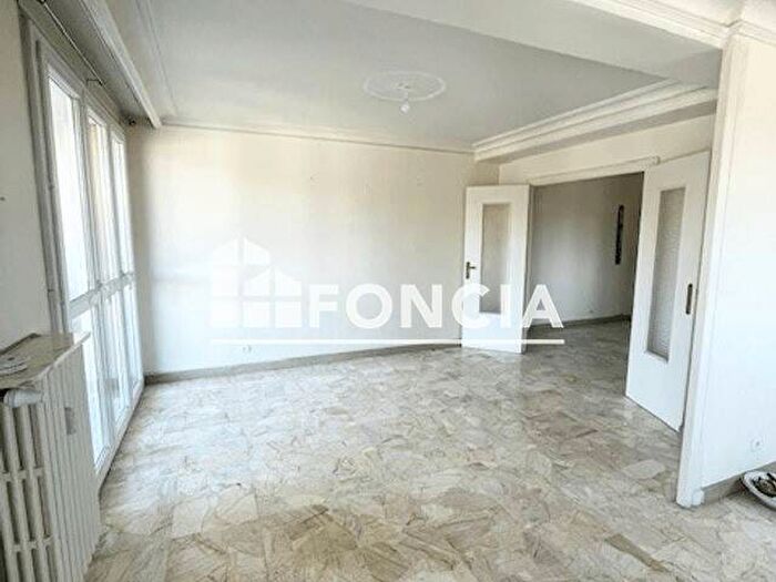 Appartement à louer - Le Bernay-Valfuret-La Rivière, Saint-Étienne - 4 pièces - 2 chambres