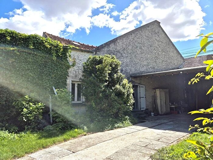 Maison à vendre - Puiseaux - 7 pièces - 6 chambres