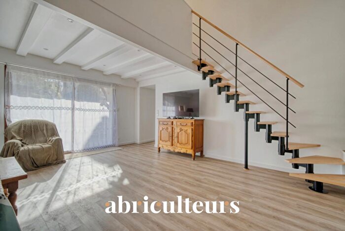 Maison à vendre - Saint-Hilaire-de-Villefranche - 6 pièces - 3 chambres