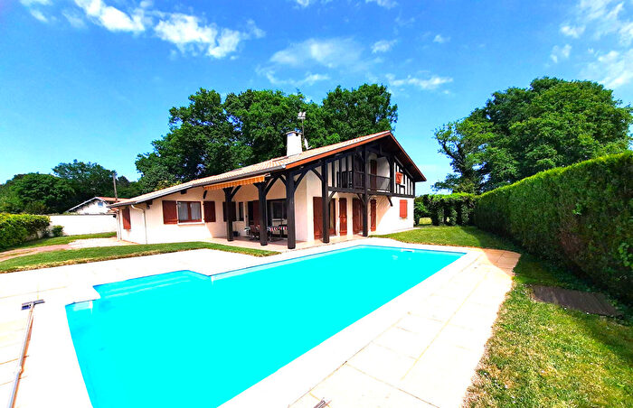 Maison à vendre - Saint-Vincent-de-Tyrosse - 7 pièces - 5 chambres