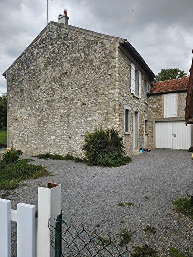 Maison 4 pièces à Monnes, à louer