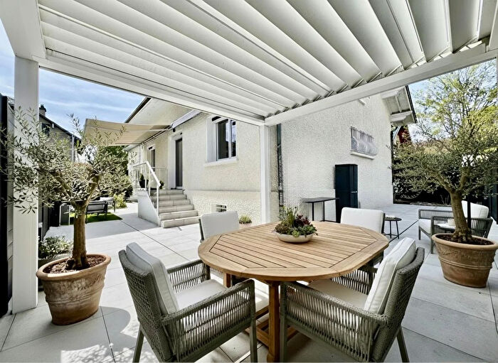 Maison à vendre - Cran-Gevrier, Centre-ville, Le Vernay, Les Iles - 6 pièces - 5 chambres