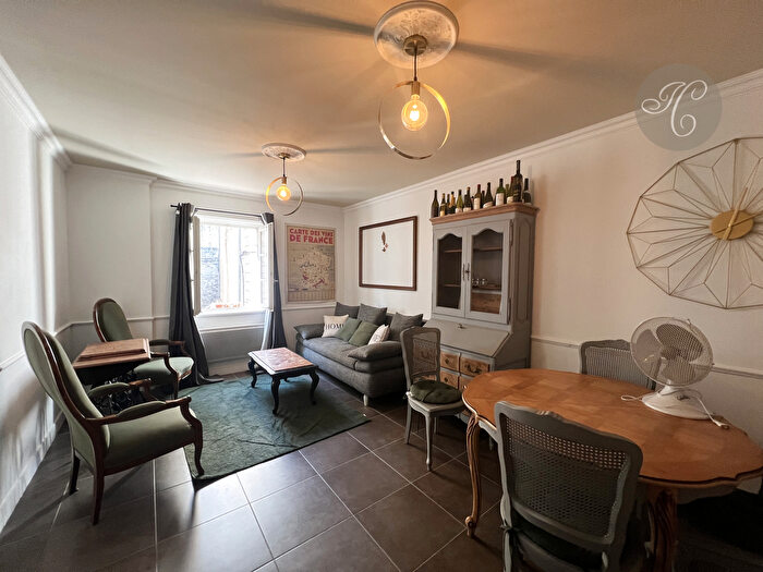 Appartement à louer - Avignon, Palais des Papes, Zone Piétonne - 2 pièces - 1 chambre