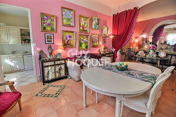 Maison à vendre - Tarascon, Centre-ville, Château, Condamine - 9 pièces - 7 chambres