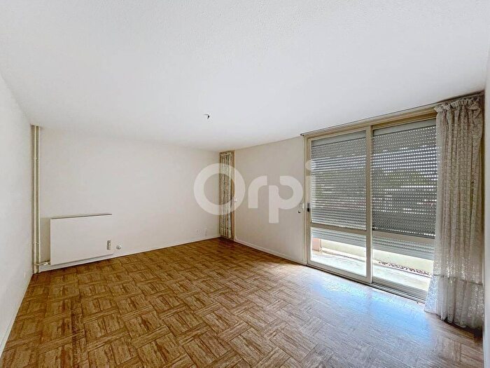 Urbain, Terrasson-Lavilledieu : Appartement 2 pièces à louer