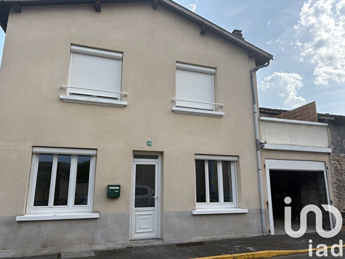 Maison à vendre - Puy-Guillaume - 6 pièces - 4 chambres