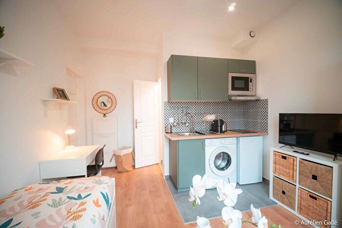 Appartement à louer - Gare, Villeneuve-le-Roi - 1 pièce