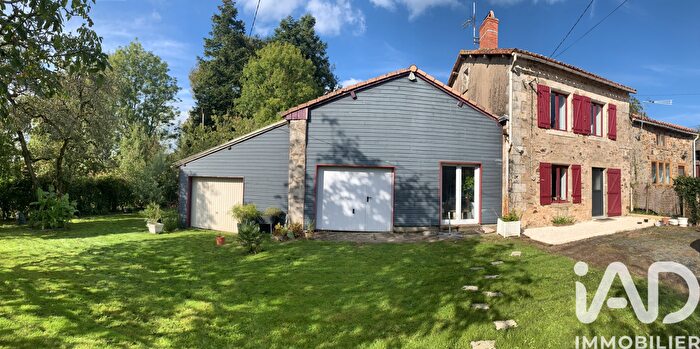 Beaulieu-sous-Parthenay : Maison 4 pièces à vendre