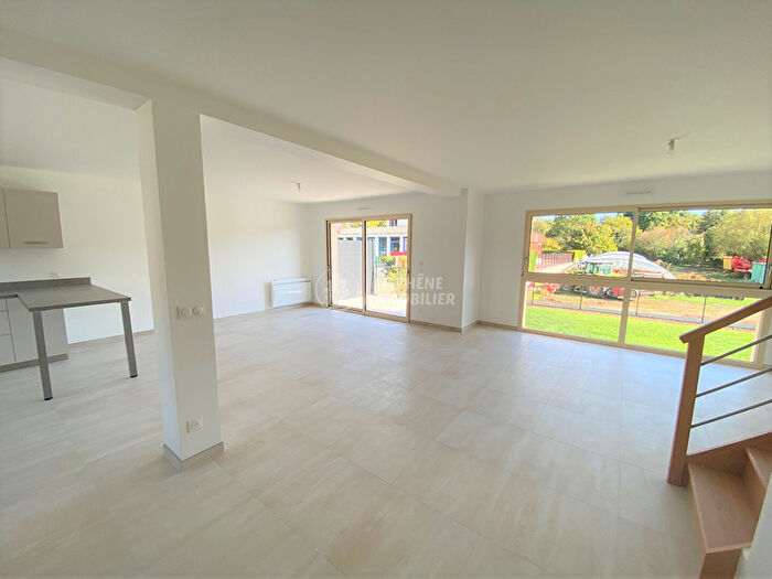 Maison à louer - Le Mesnil-le-Roi - 5 pièces - 4 chambres