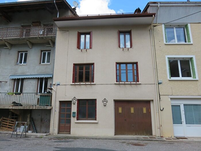 Chaley : Maison 5 pièces à vendre