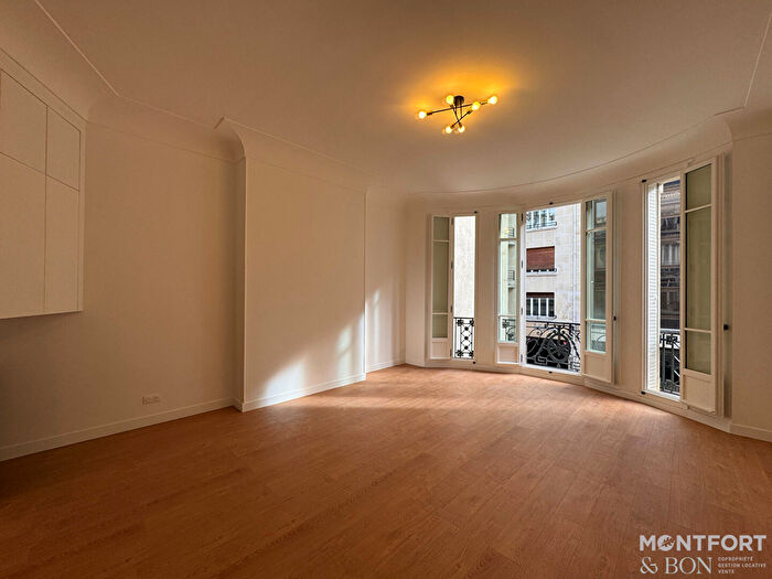 Appartement à louer - Paris e , Dauphine - 2 pièces - 1 chambre