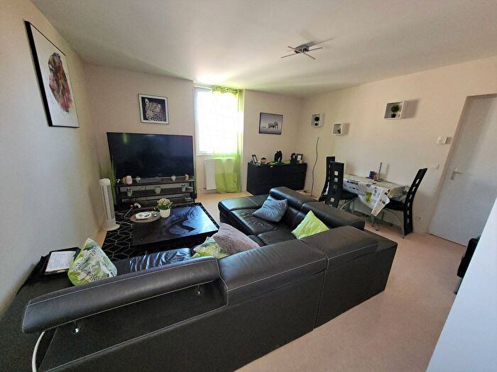 Appartement à louer - Mirande - 3 pièces - 2 chambres